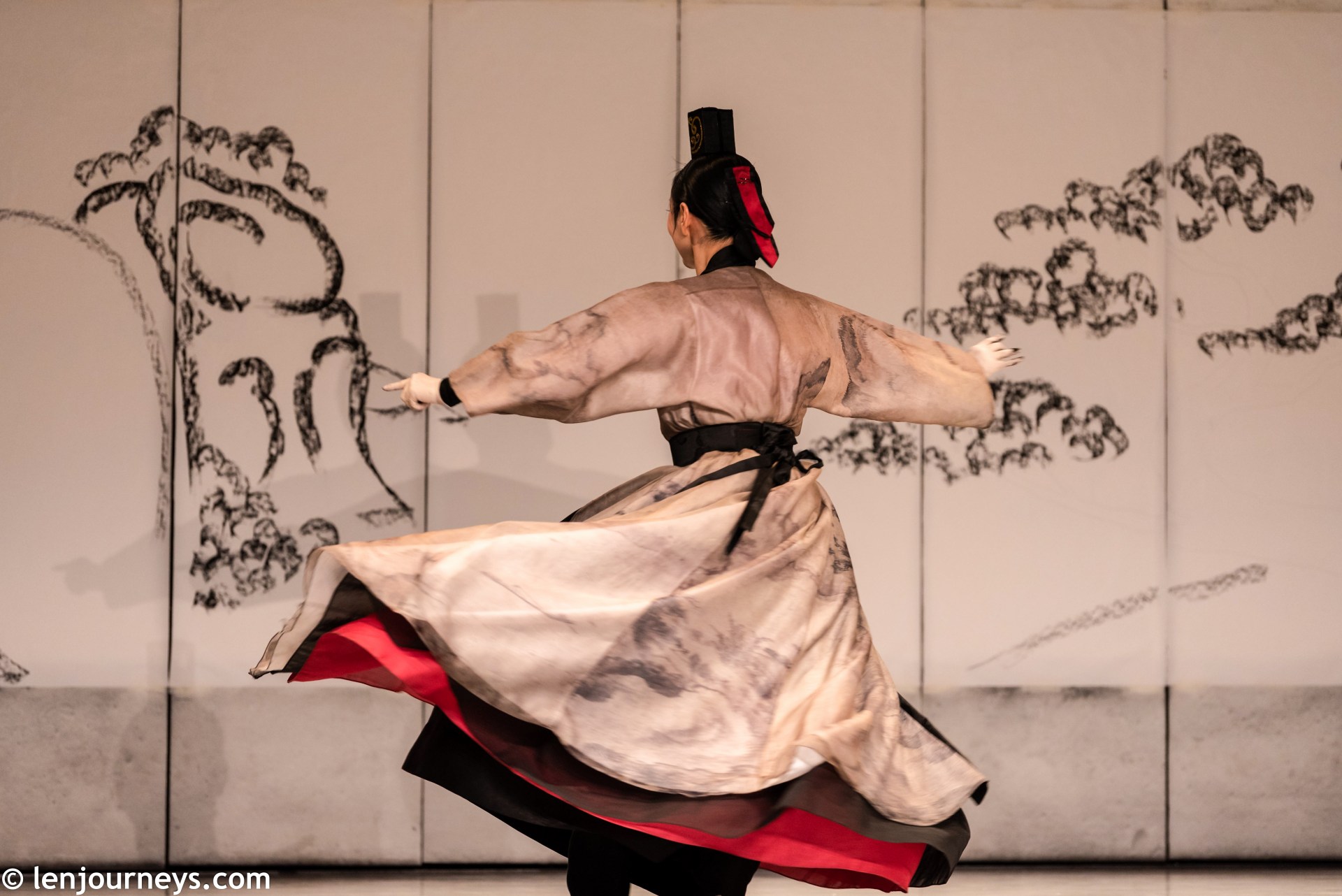Sim Cheong: A Magical Performance - LEN Journeys